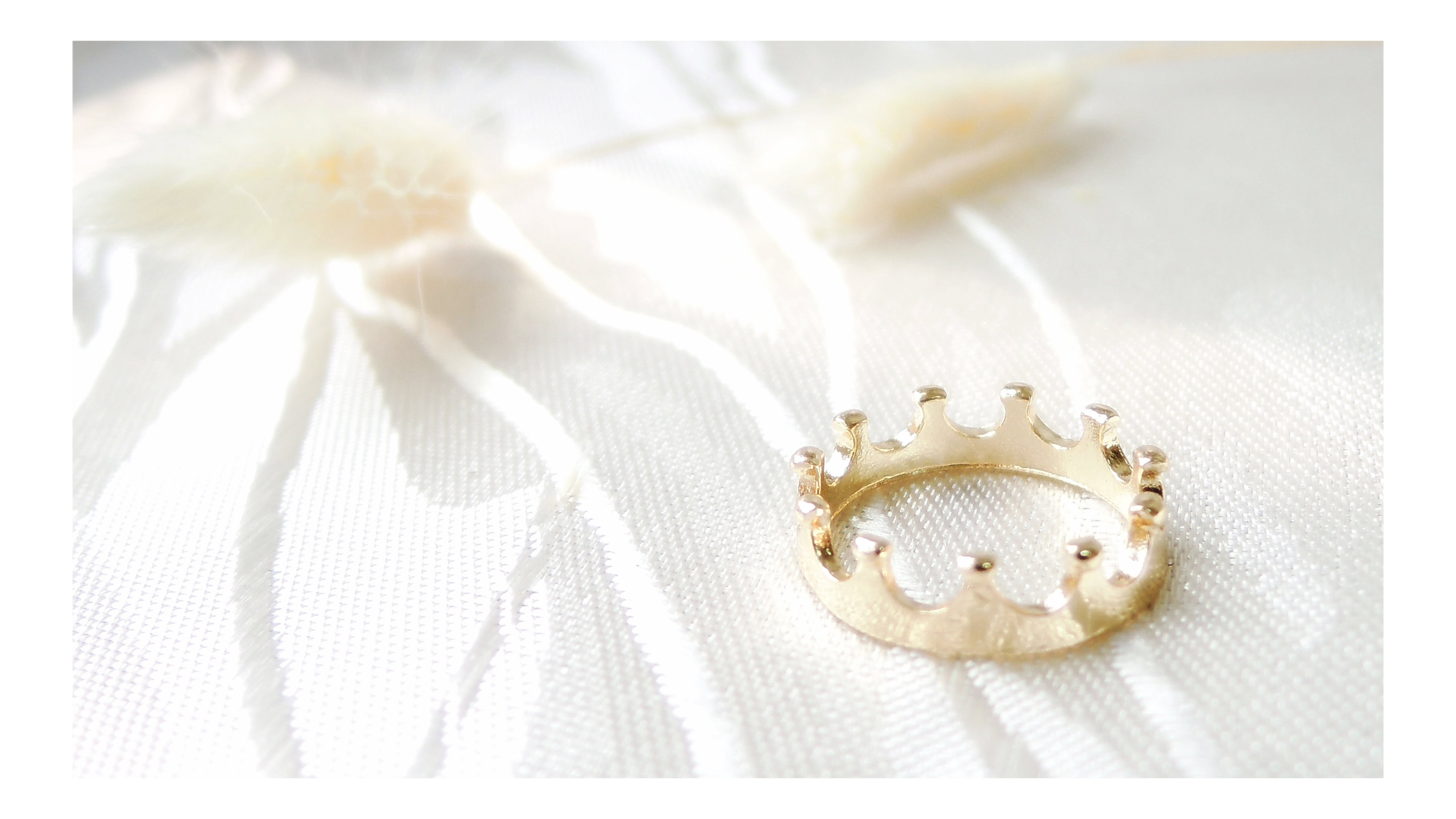 Delicate Crown Ring on Luulla